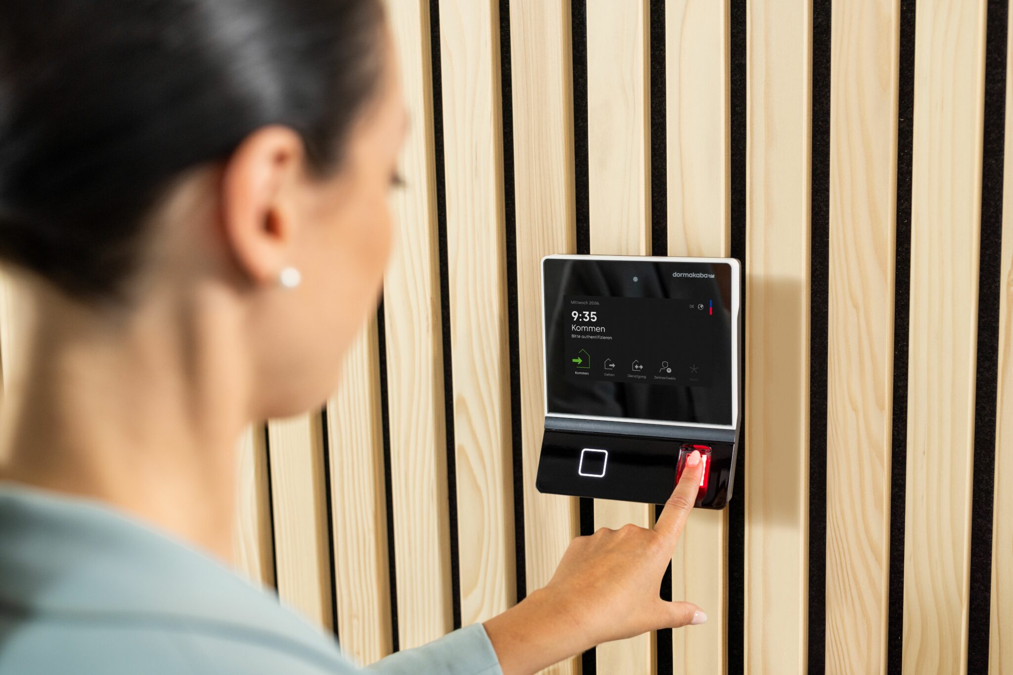 Startseite » Hardware » Zeiterfassung » dormakaba Terminal 96 00 K7